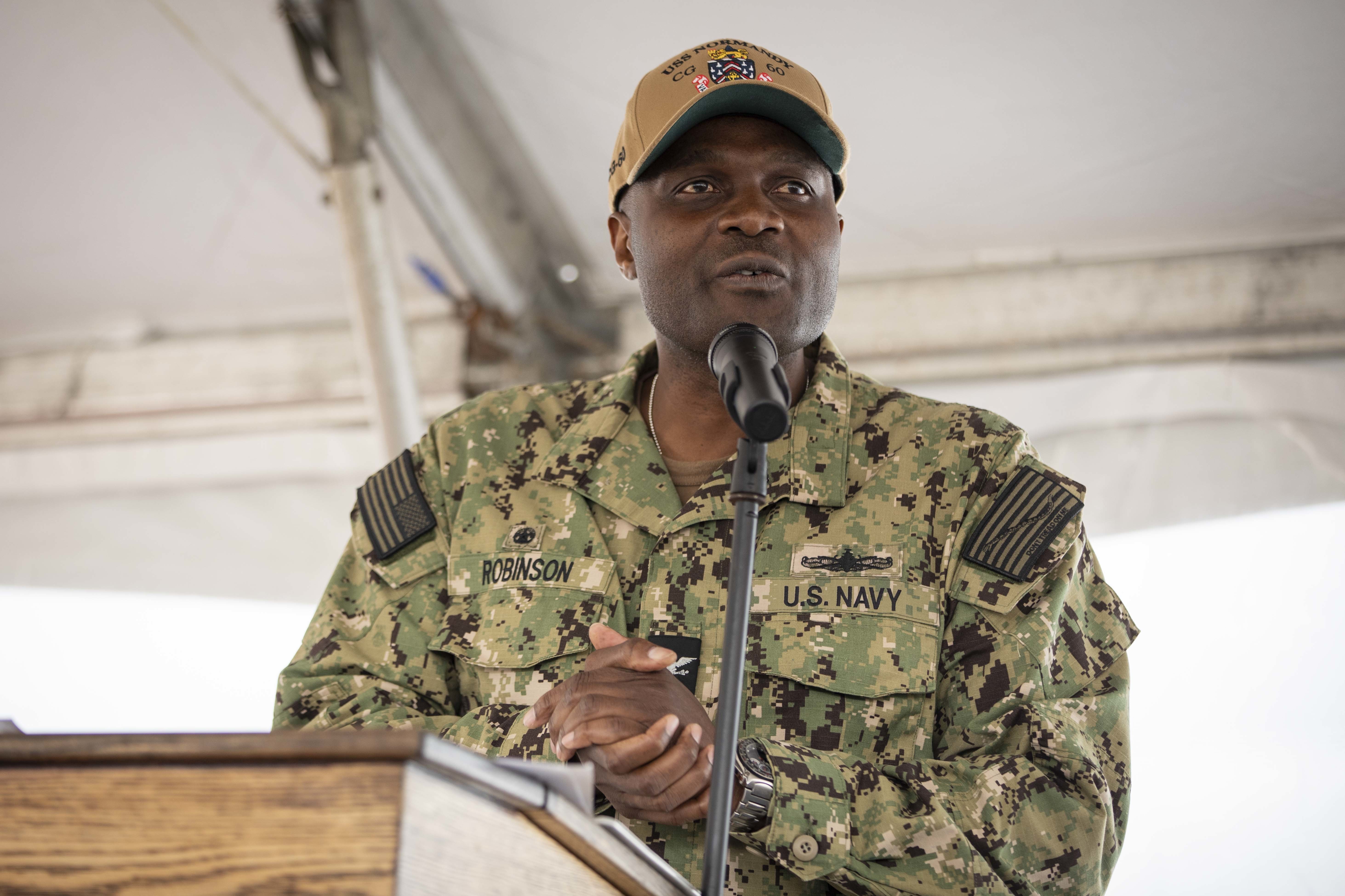 CAPT Robinson takes command of USS Normandy (CG 60) – USS Arleigh Burke ...